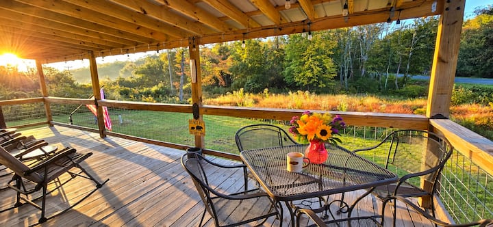 Along Blue Ridge Parkway, Private Modern Cabin - Fancy Gap, VA