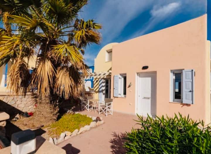 Roxy’s Sea View Santorini Monolithos - سانتوريني