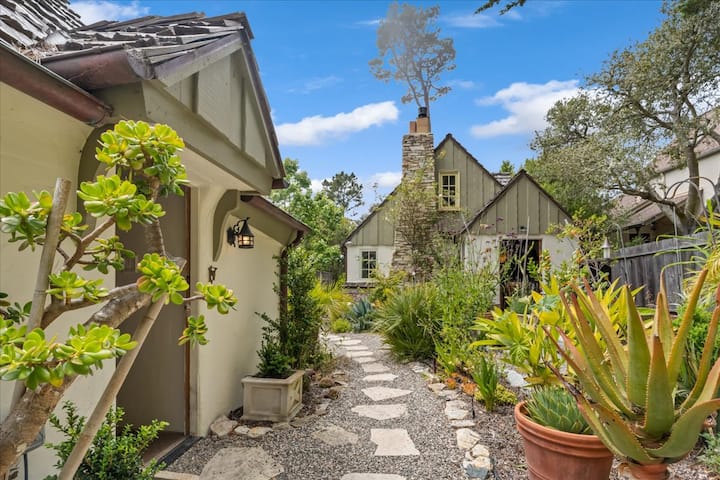4069 Twin Briar Cottage - Adorable In Nw Carmel - Monterrey, CA