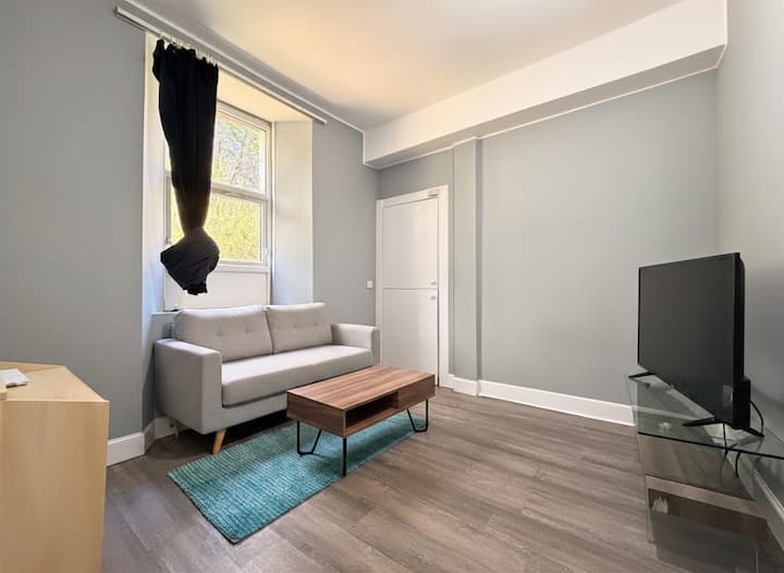 Brand New Leith Flat, Sleeps 4, 2 Bathrooms - Edinburgh