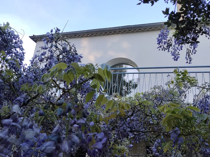 Appartement à L'étage D'une Maison De Campagne. - Sommières