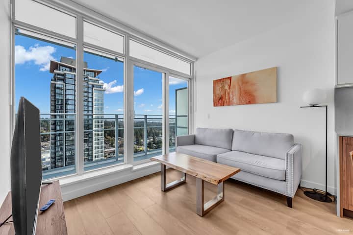 High Rise 1b1b Condo/coquitlam - Port Moody