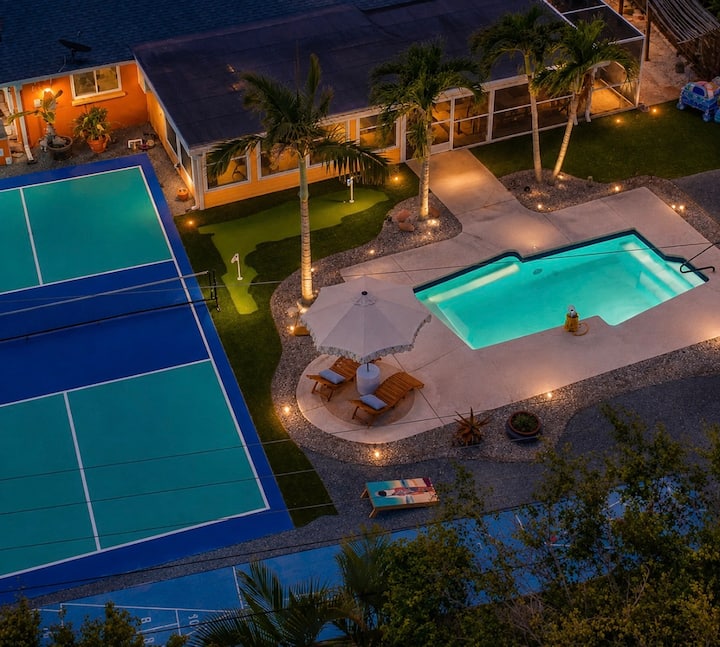 The Coastal Cactus- Pickleball+pool+shuffleboard - Bradenton, FL