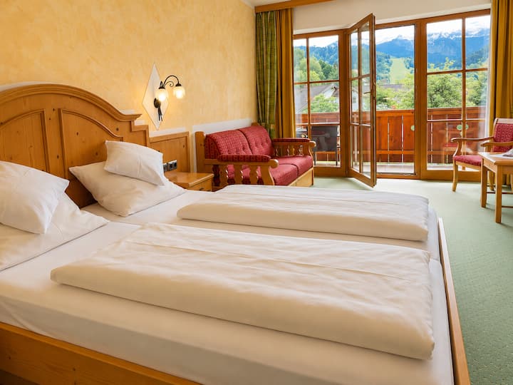 Hotel Schatten | Zimmer 24 Für 4 P. Mit Balkon - Garmisch-Partenkirchen