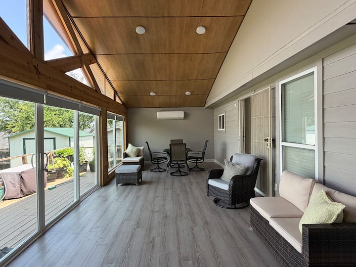 Cozy 2br Dallas Home | Sleeps 4 - Lancaster, TX