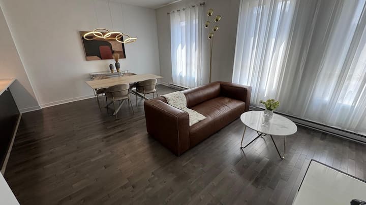 Luxury Condo - Laval