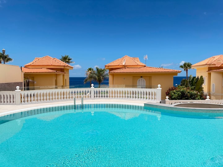 Ocean View Villa - Private Jacuzzi & Complex Pool - Playa de las Américas