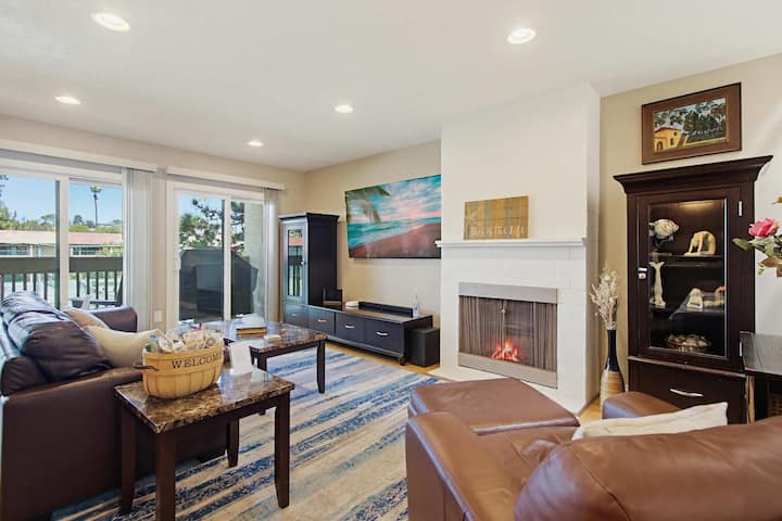 Spacious 2-story Condo | Pool | Beach - Encinitas, CA