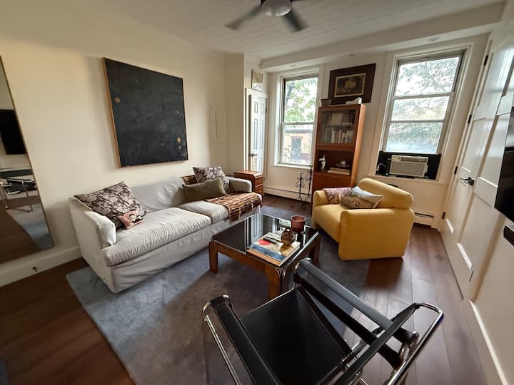 Washington Street Retreat - Hoboken, NJ