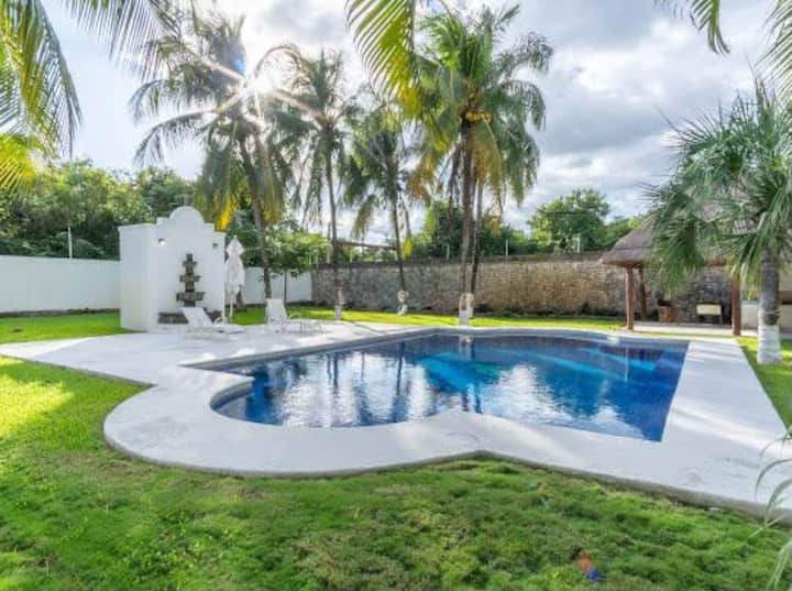 Casa Con Cenote Y Alberca Muy Cerca De La Zona - Cancún
