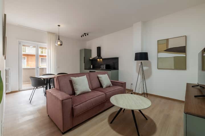 Airy 3-bedroom Flat With Balcony By The Vatican - Vatican