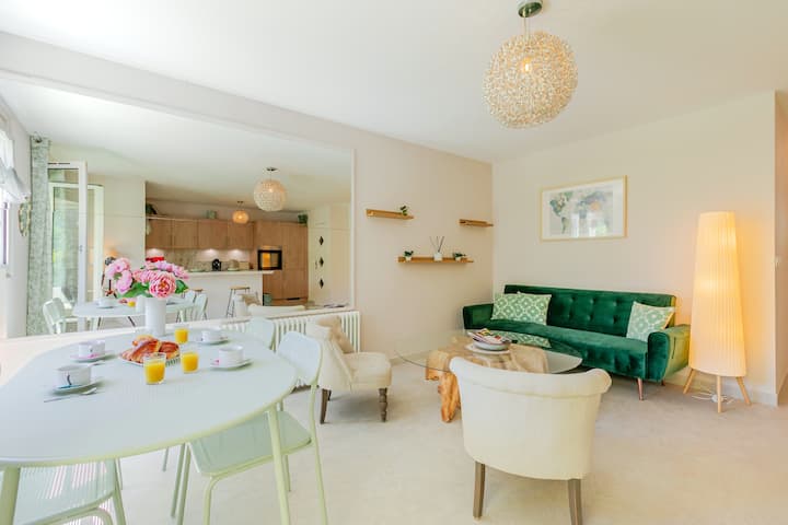 Spacieux & Lumineux Avec Véranda Et Jardin - ibis budget Marne la Vallée Pontault Combault