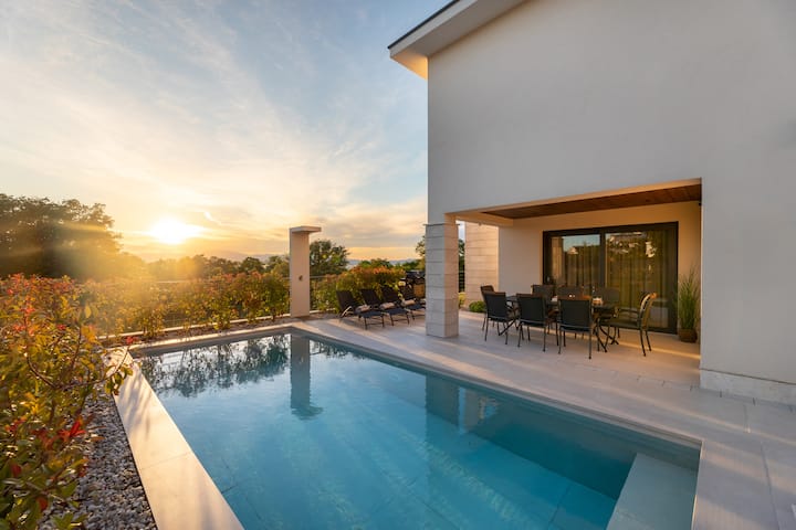 Villa Cremona 1 - Njivice, Omišalj