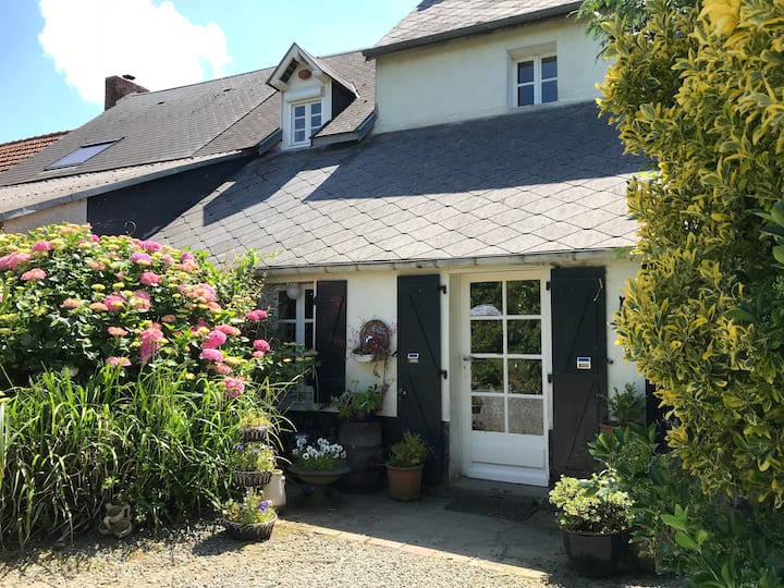Charmante Kamer (Roze)
In Villa Bariolée B&b - Isigny-sur-Mer