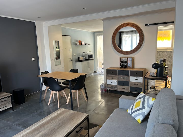Appartement Lumineux Avec Balcon Et Parking - Le Cannet