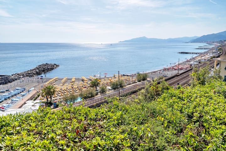 Terrace By The Sea - Chiavari