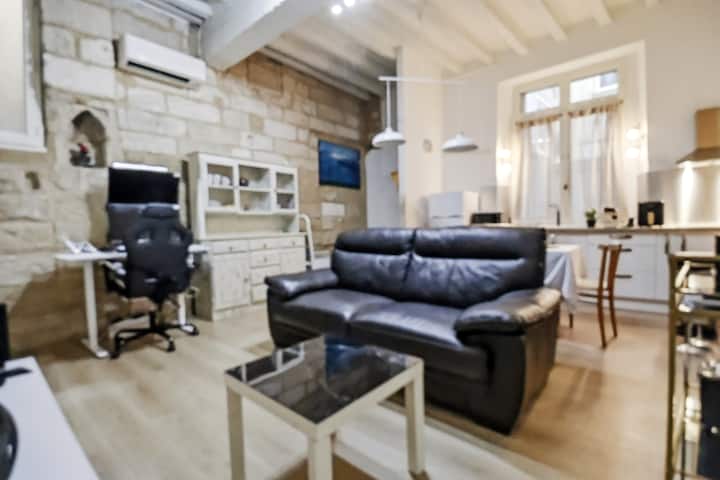 Charming 1-bed With Ac | Next To Palais Des Papes - Avignon