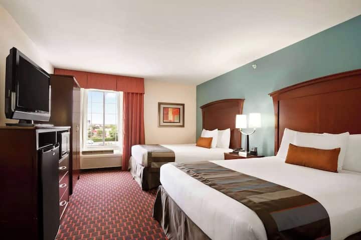 2 Queen Suite | Wingate San Marcos | Pool - San Marcos, TX
