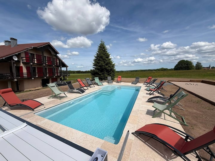 Le Repère Des Générations, Piscine - Vosges