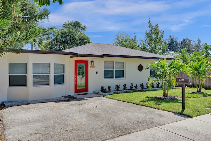 Delray Retreat | Fire Pit & Near Beach - Delray Beach, FL