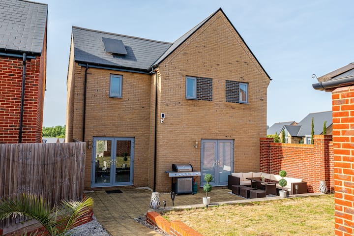 Stylish 3br House Garden, Parking & Self Check-in - Southampton