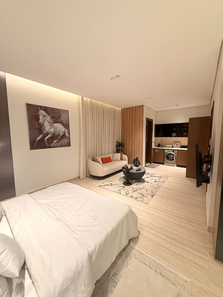 Elegant Luxury Studio Hotel-style Comfort - Riyadh King Khalid Airport (RUH)