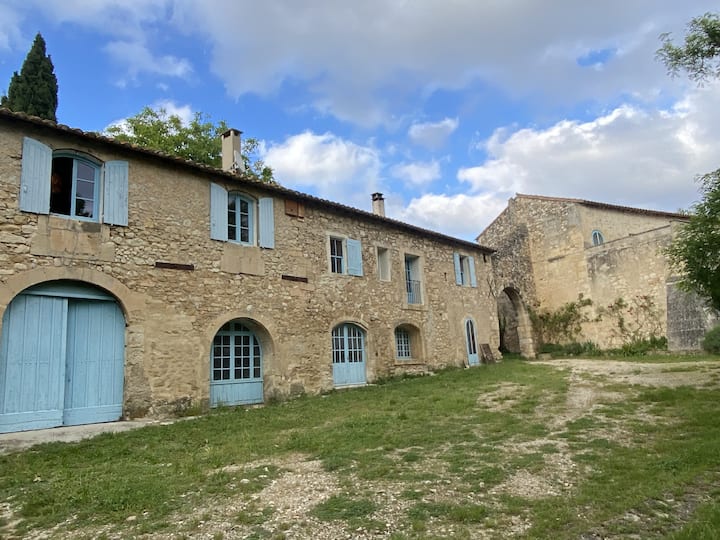 Appartement Indépendant Dans Un Domaine Familial - Fontvieille