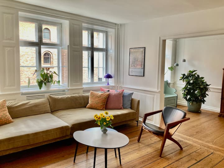 Two Story Apartment In Charming Christianshavn - Copenhagen