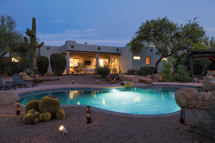 Spur Cross | Sleeps 12, Pool, Spa & Horse Corrals - Cave Creek, AZ