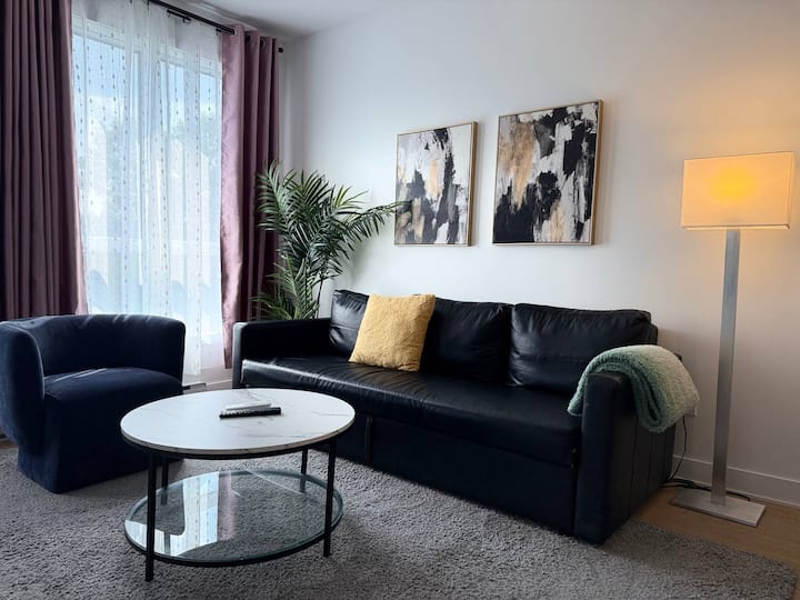 Chic 2-bed Montreal Apartment In Montreal - Boucherville
