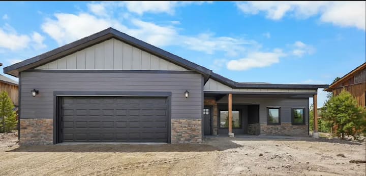 Stunning 1 Story Home Near Lake Granby - Grand Lake, CO