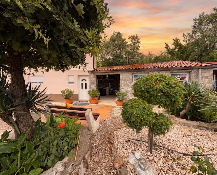 Secret Garden House | Near Jaz & Trsteno - Budva