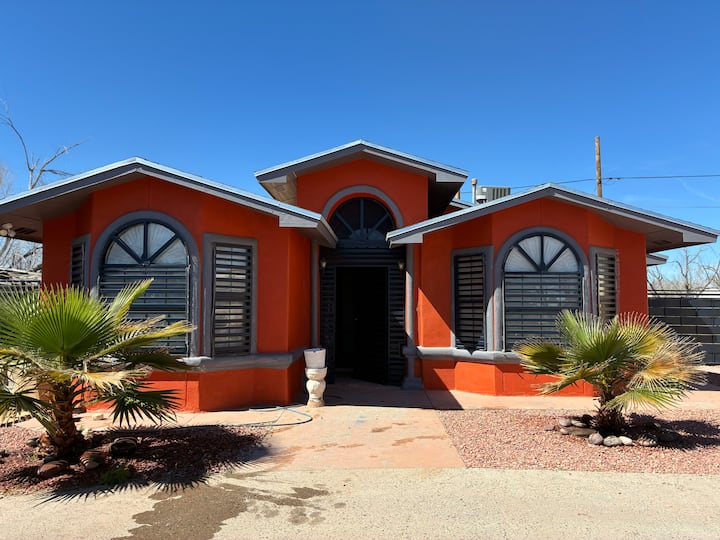A Bright Desert House - Ciudad Juárez