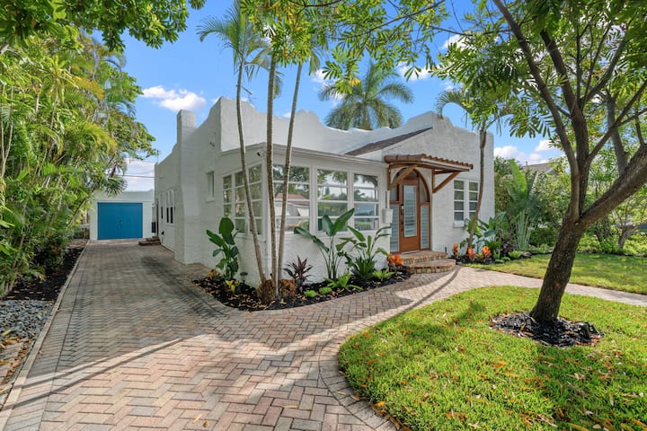 Casa Serena · Historic Spanish Home · Soso - Palm Beach, FL