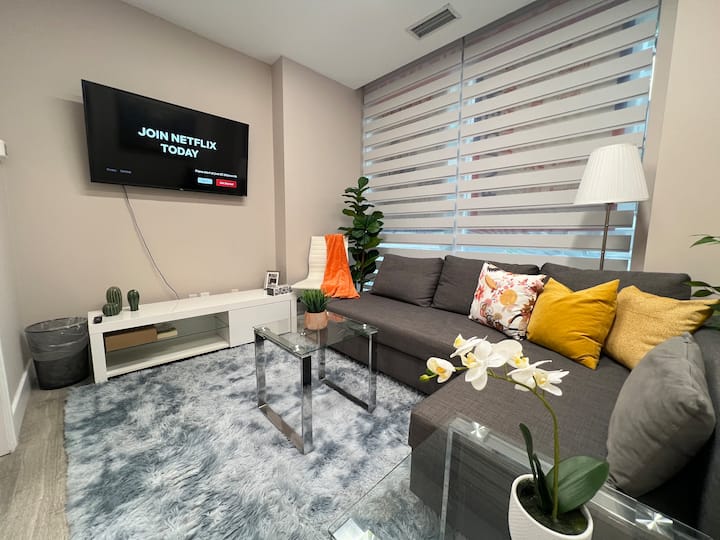 Modern Suite Steps From Rogers Centre & Cn Tower - Toronto, ON