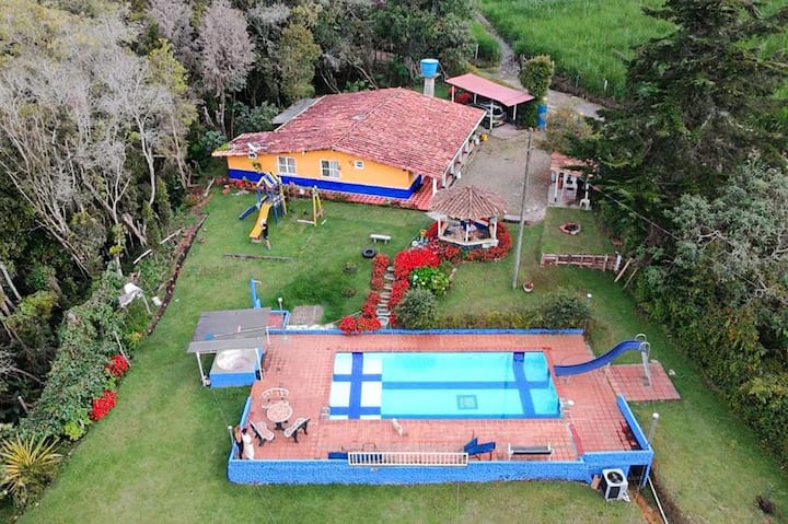 Finca Campestre En Guarne, Cerca A Medellín - Copacabana, Colombie