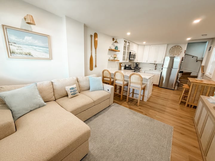 Costal Cottage Home Centrally Located In Ocnj! - Ocean City, NJ