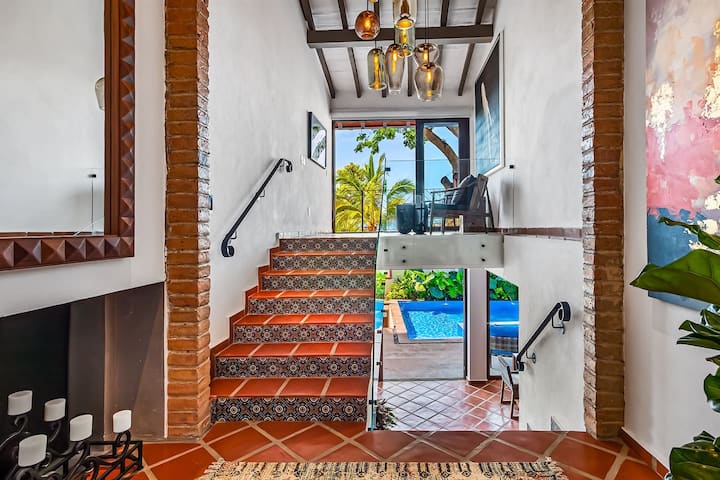 New Luxury Villa W/ Chef & 6 Suites Conchas Chinas - Puerto Vallarta