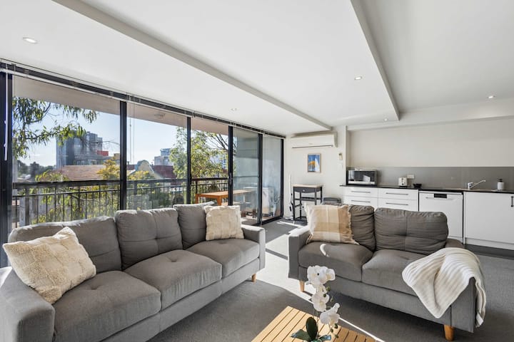Perth 2 Bed Apartment: Sauna & Pool - Perth
