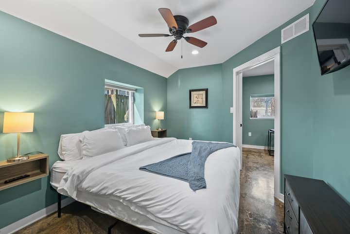 Private Retreat In Walkable Waldo Neighborhood - Kansas City