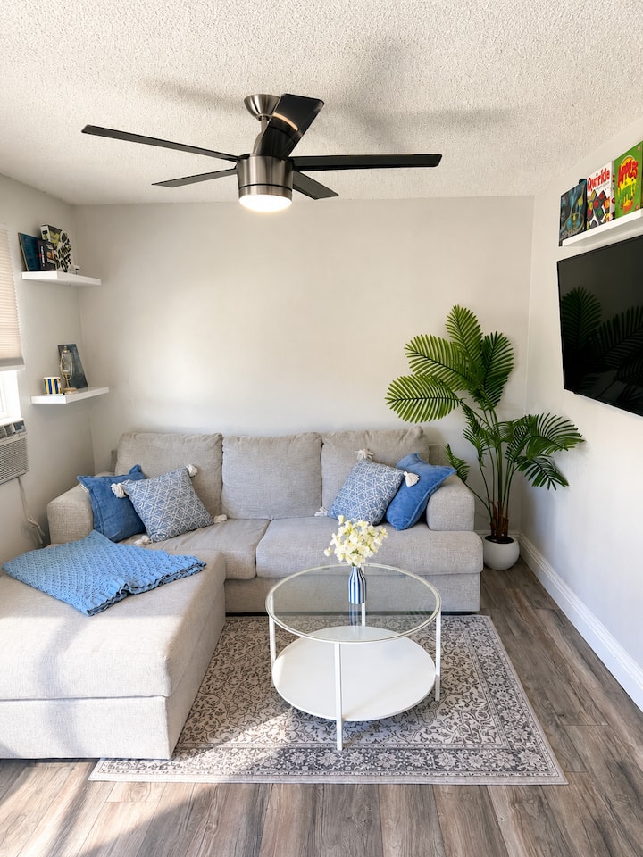 Cozy 1br Guest House | Private Patio & Bbq - Winnetka - Los Angeles