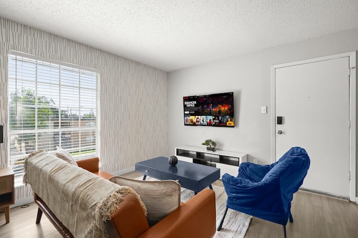Central Austin  Parking  Sleeps 5  Pet Friendly - Austin, TX