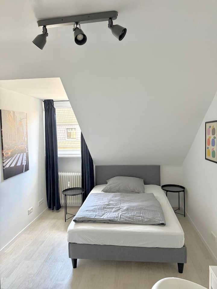 Comfy 3 Bedroom Apartment In Düsseldorf Pempelfort - Düsseldorf