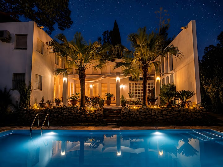 Magnificent 5-bedroom Villa - Marbella