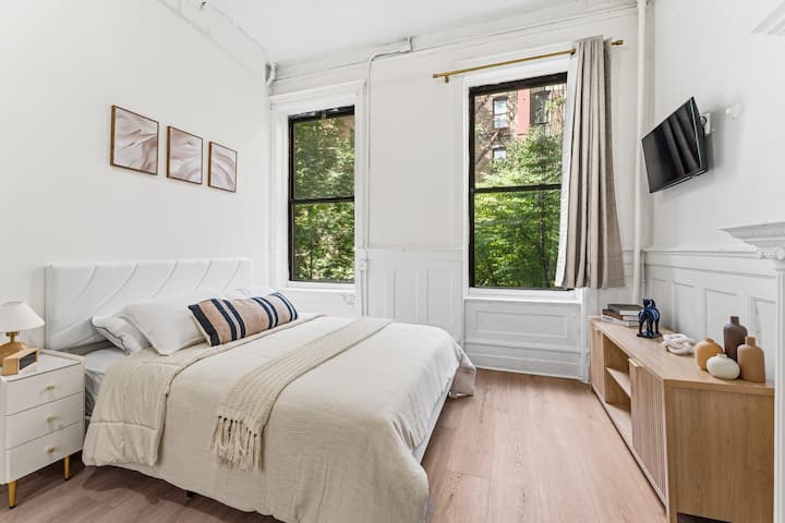 Spacious Washington Heights Studio Near Transit - New York City