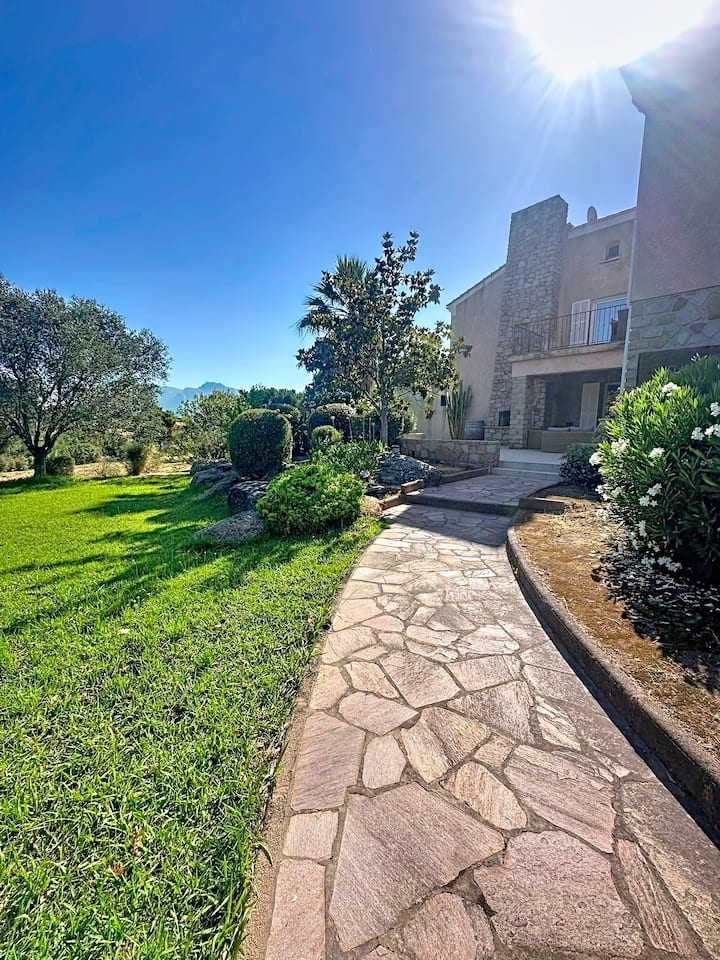 Magnifique Villa Avec Terrain De 2000m - Calvi