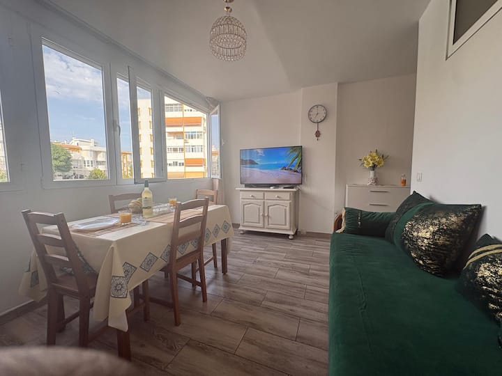 El Jazmin- City Center- Pool- 1br- Smart Tv - Torremolinos