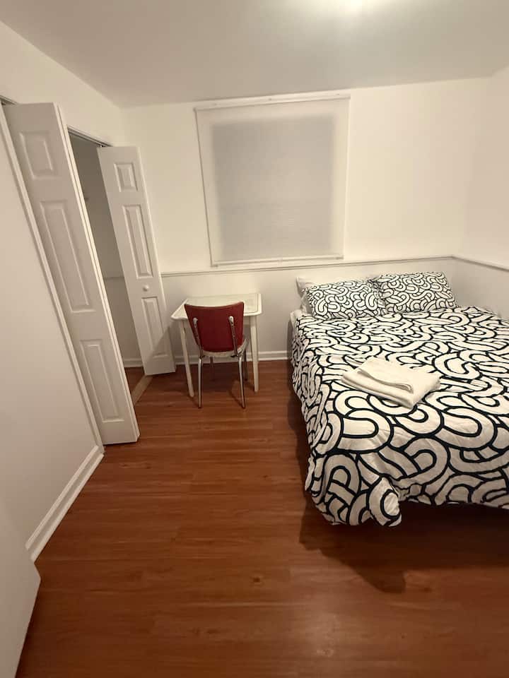 Beautiful 2 Bedroom Basement Apartment - Essex, MD