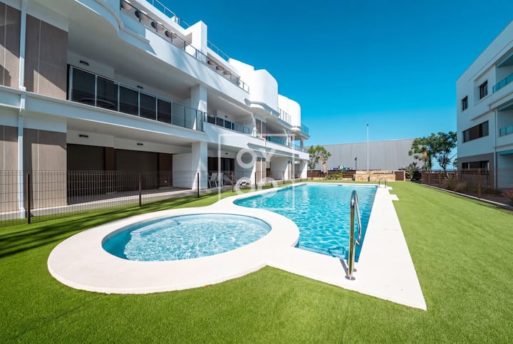 Ground Floor, Pool & Garden View By Oyoostays - Pilar de la Horadada