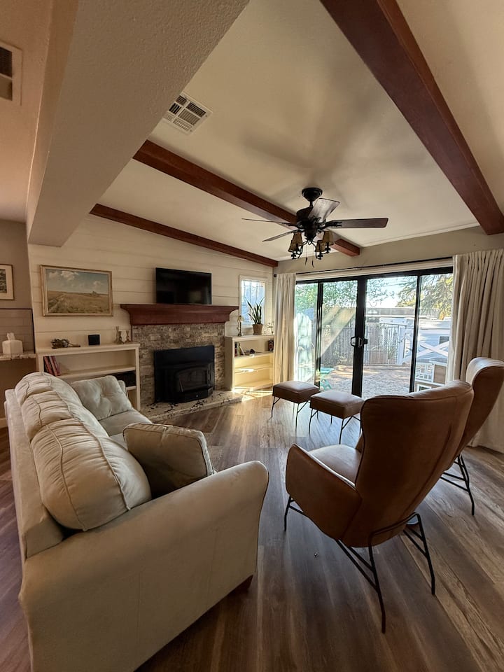 Cozy Cottage - Oak Glen, CA
